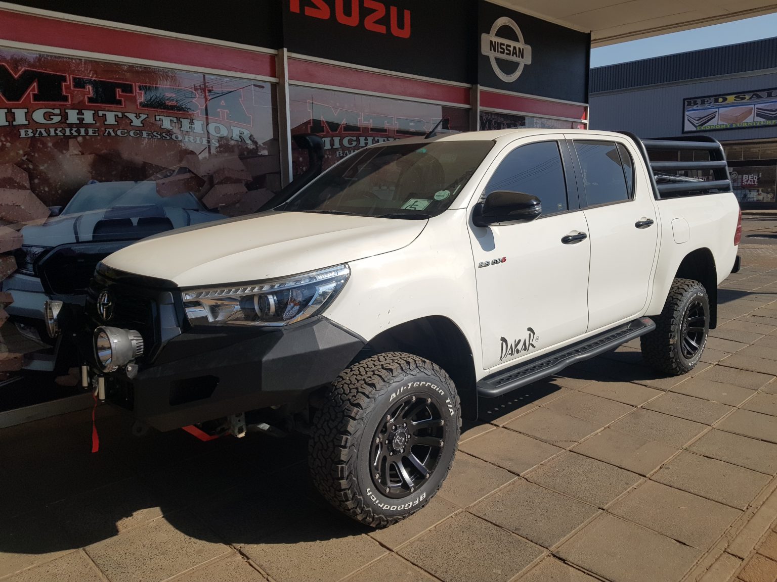 V2 front bumper replacement suitable for Toyota Hilux GD6 (black ...