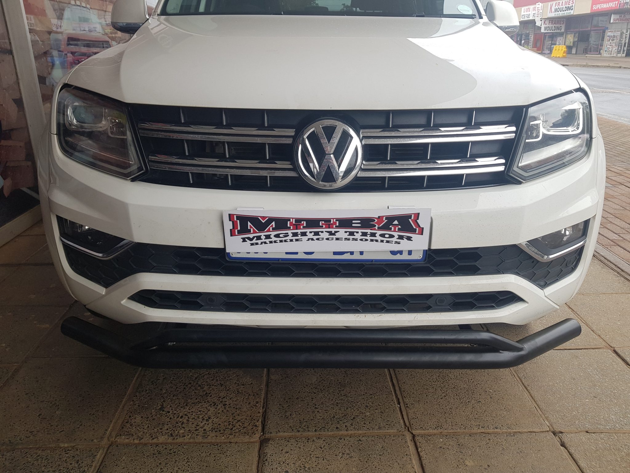 Front styling bar V4 – suitable for Amarok (black) – Mighty Thor Bakkie ...