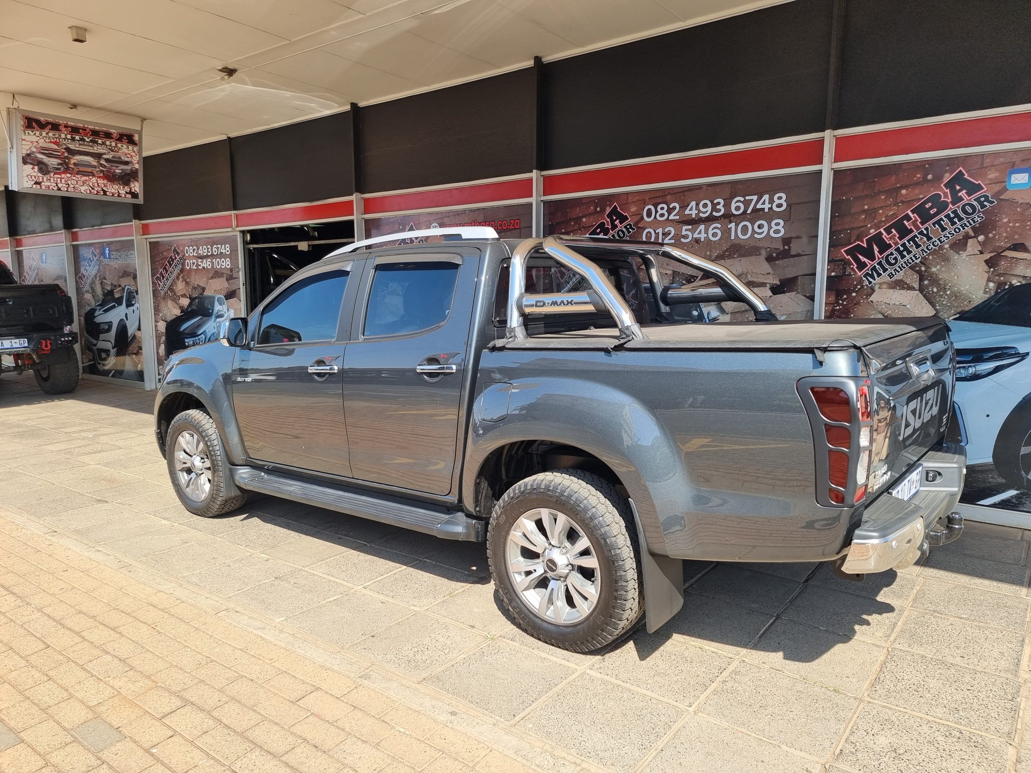 Isuzu D-Max 2012-2021 Roof Rails (set of 2) – Mighty Thor Bakkie ...