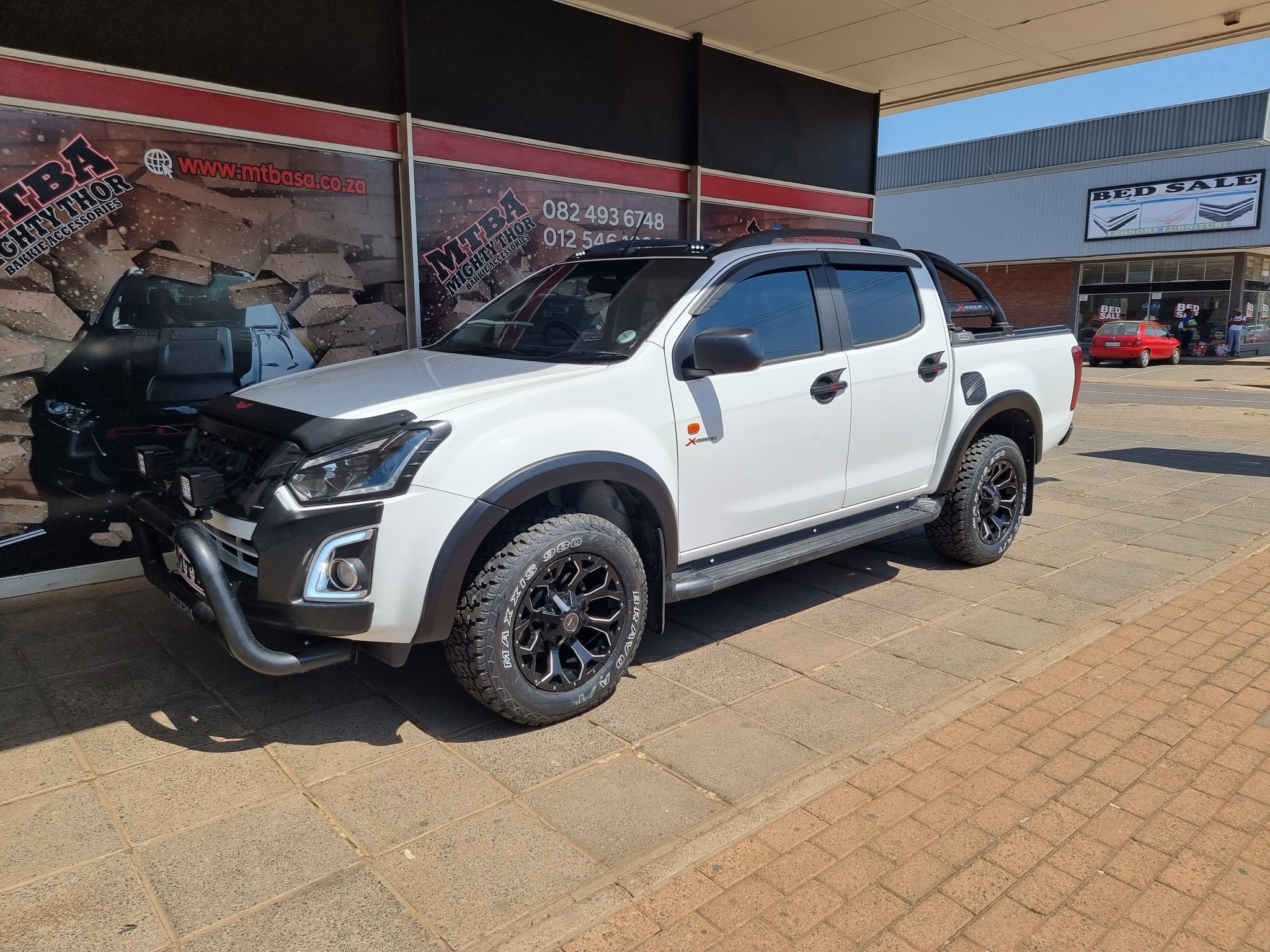 Isuzu D-Max 2012-2021 Roof Rails (set of 2) – Mighty Thor Bakkie ...