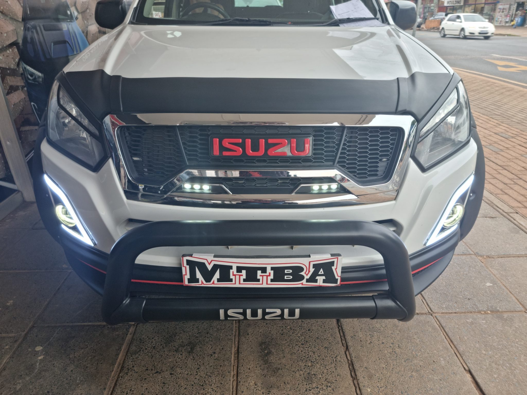 Isuzu D-Max 2016-2021 Spoiler with red line – Mighty Thor Bakkie ...