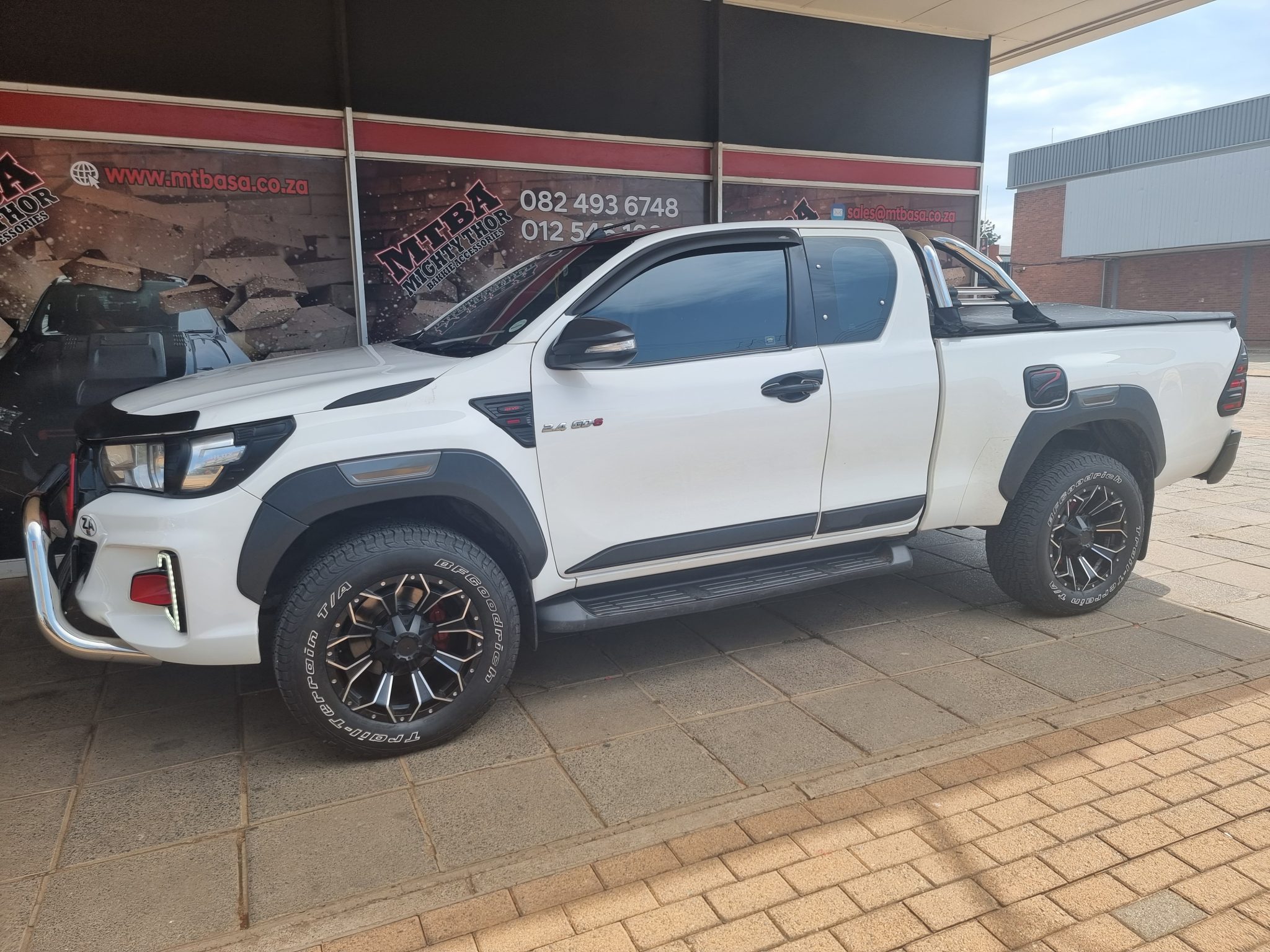 Toyota Hilux 2015+ Body Cladding (Super Cab) – Mighty Thor Bakkie ...