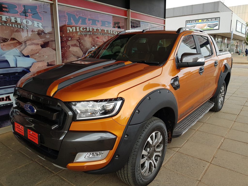 Ford Ranger 2015-2022 Bonnet Scoop V4 (painted) – Mighty Thor Bakkie ...