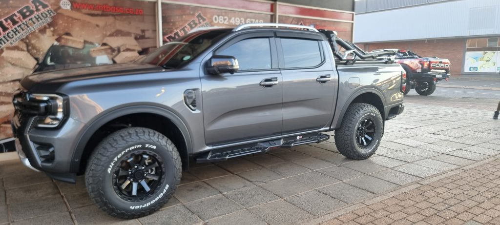 Ford Ranger 2012+ Side Steps (Hamer Shadow) – Mighty Thor Bakkie ...