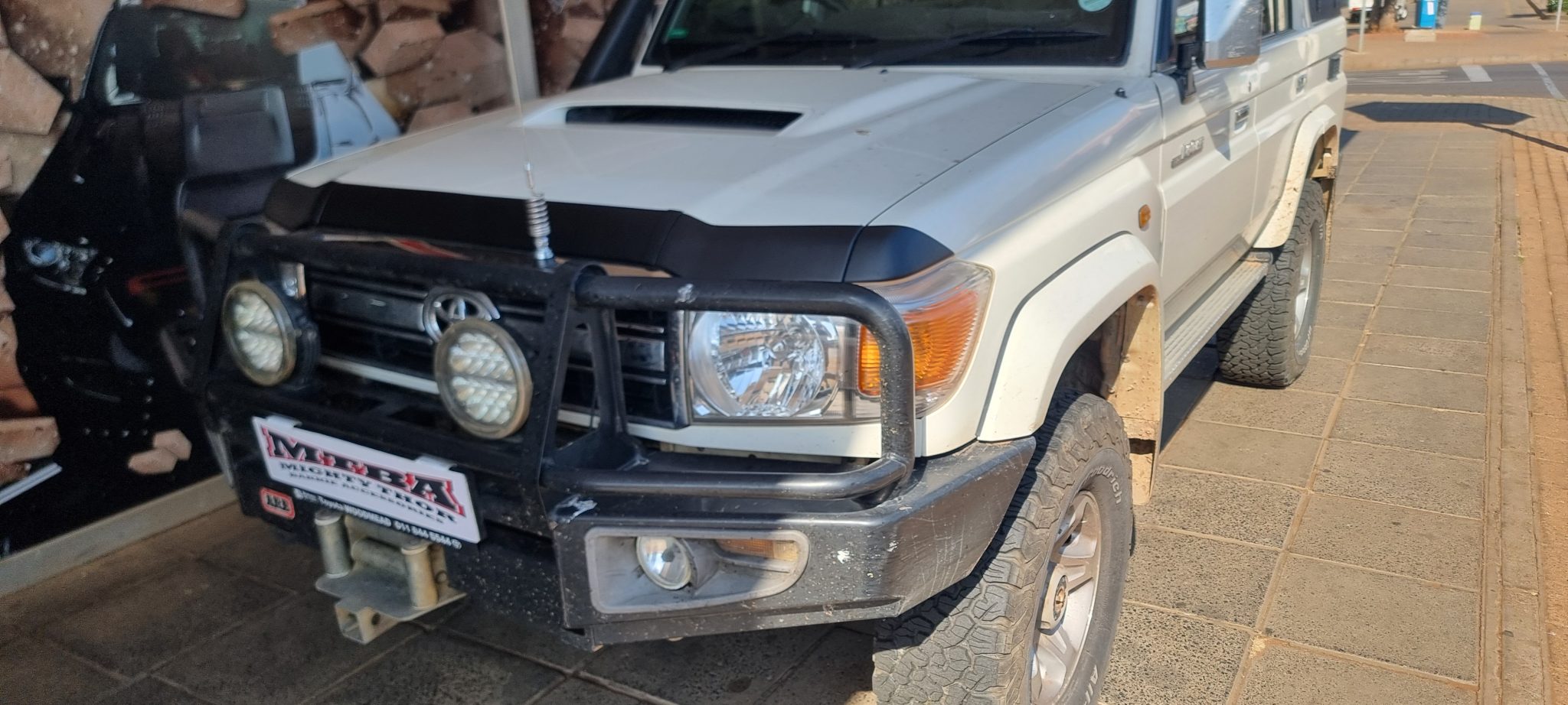 Toyota Land Cruiser 76/79 Series 2007 – 2023 Bonnet Guard (Stick on ...